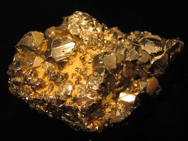 Pyrite : Propriétés, Histoire, Vertus et Bienfaits - Lithothérapie.net